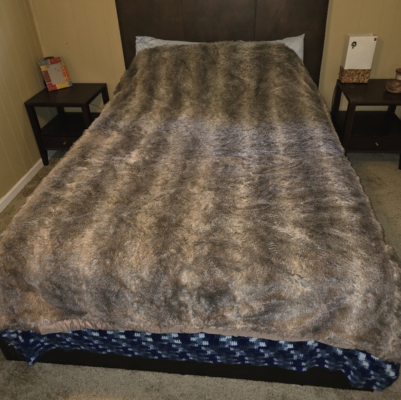 UGG | Bedding | Ugg Are You Kidding Me Coma Inducer Comforter Fullqueen ...
